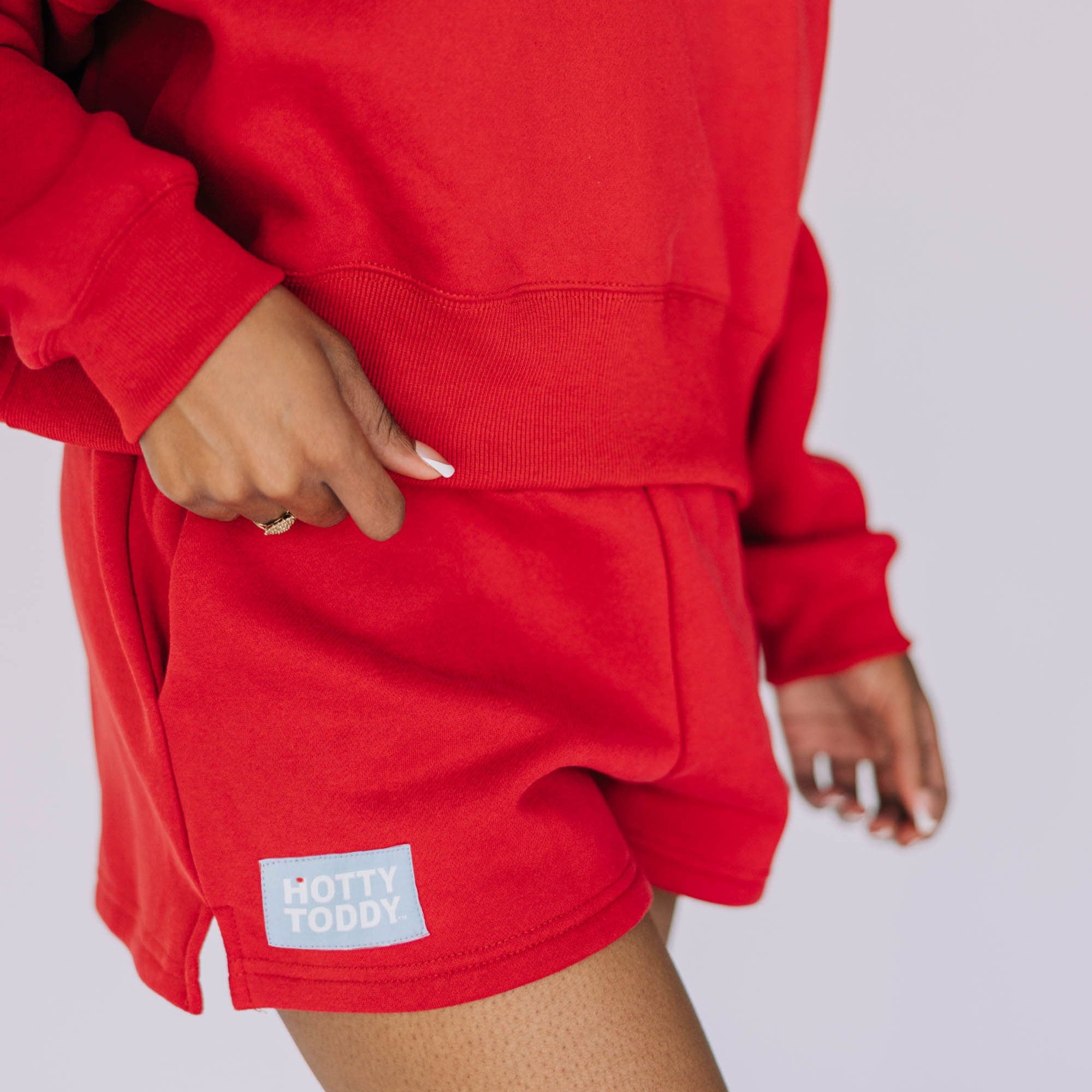 The Becca Shorts Hotty Toddy Woven Label | Bright Red – Scarlet & Gold