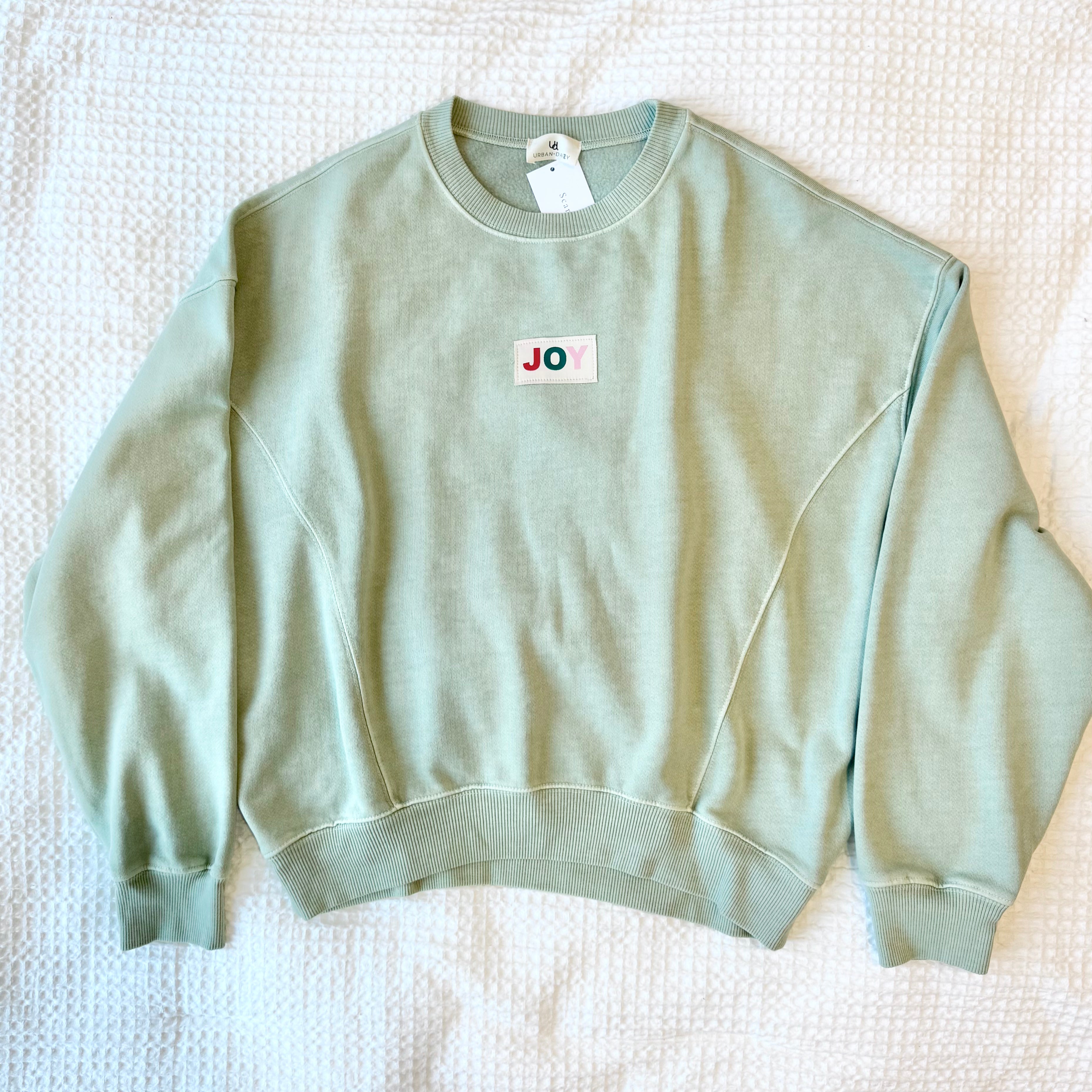 The Joy Woven Label | Sage Crewneck – Scarlet & Gold